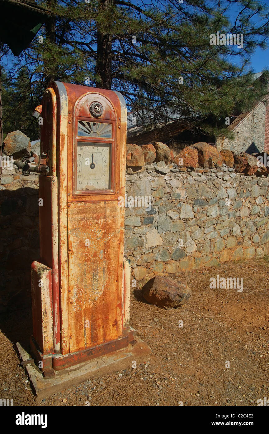 old rusty gas pump Stock Photo - Alamy
