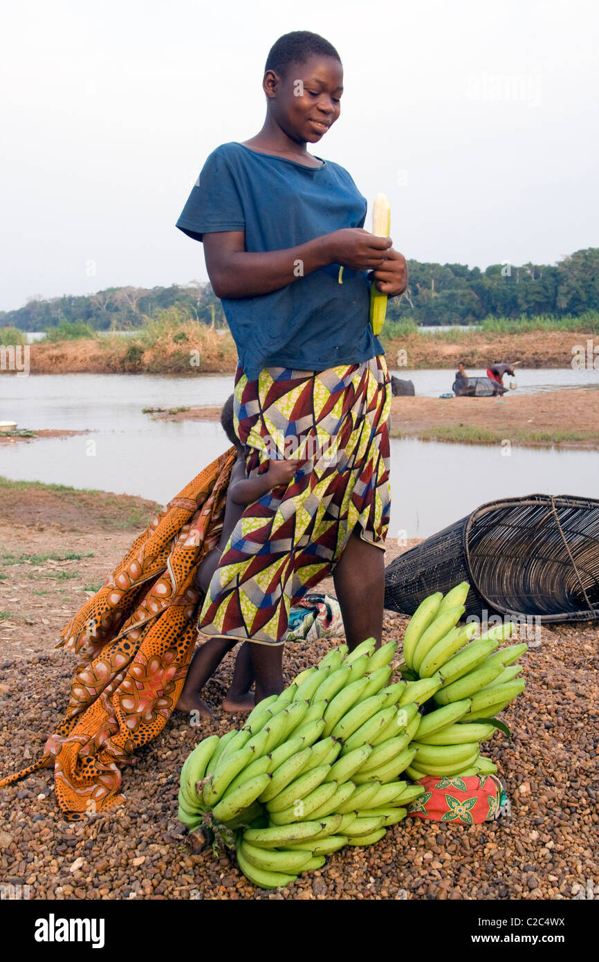 Pygmies congo hi-res stock photography and images - Alamy