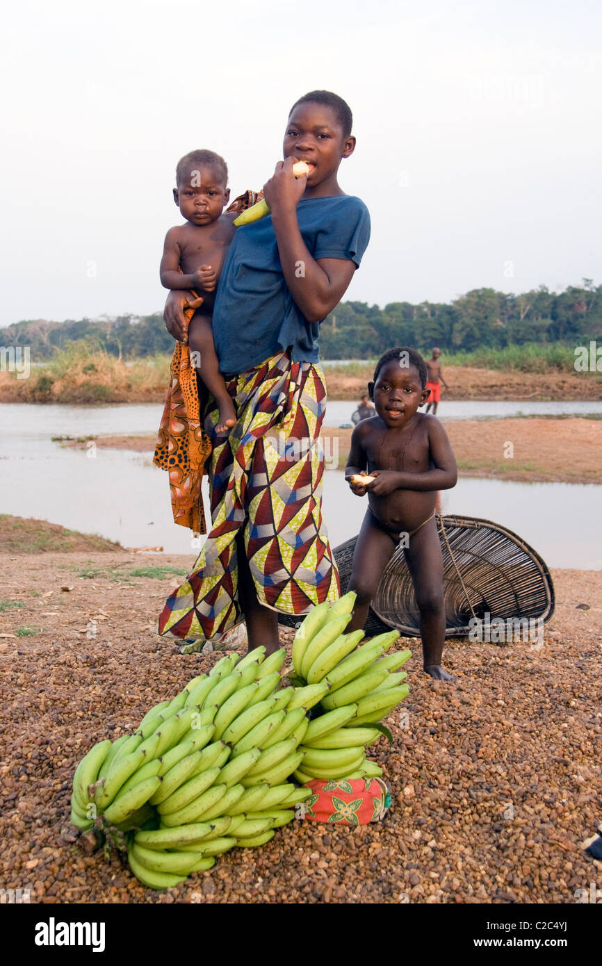 Pygmies congo hi-res stock photography and images - Alamy