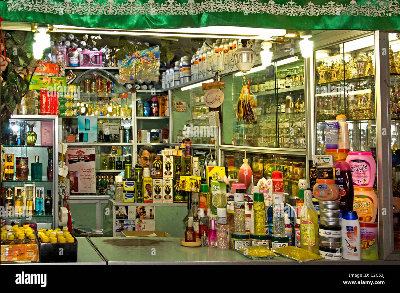 Damascus Syria Bazaar Souk Souq market shop Stock Photo - Alamy
