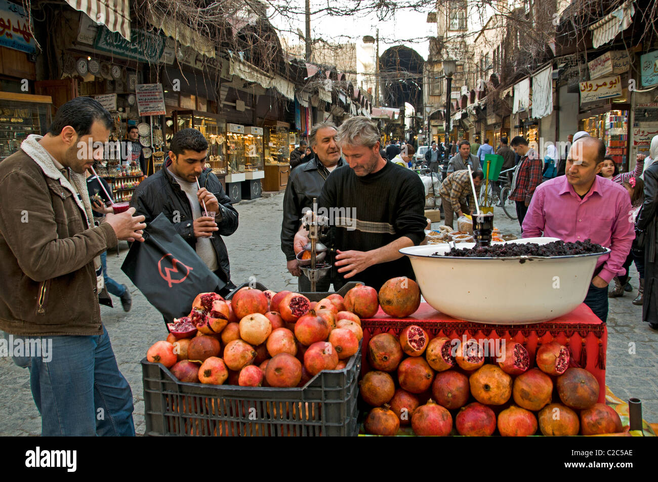 Fruit market damascus syria hi-res stock photography and images - Alamy