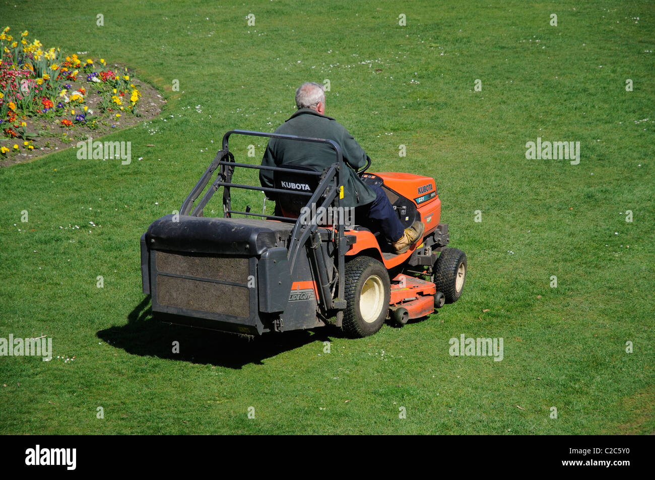Ride on mower hi-res stock photography and images - Alamy