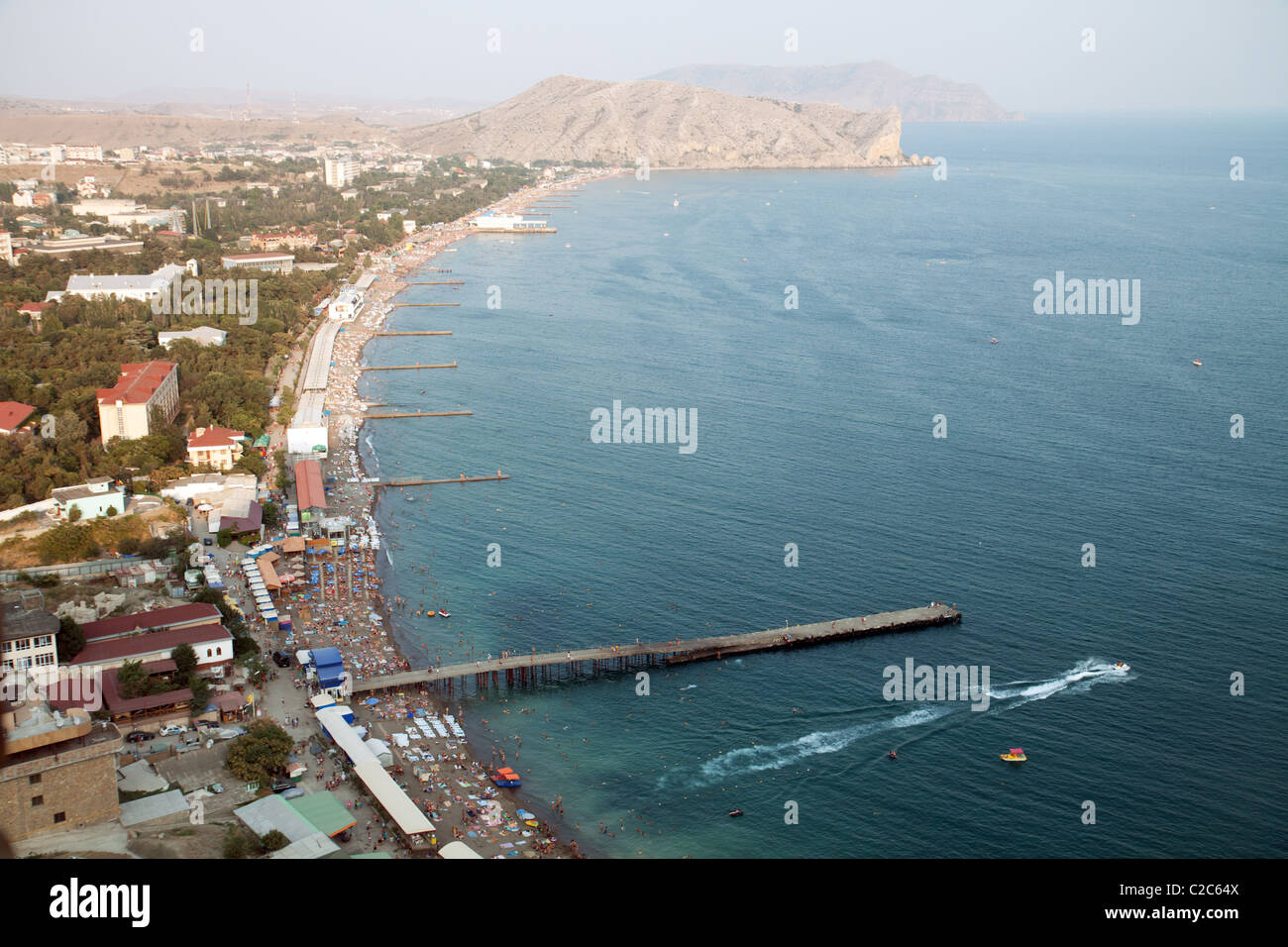 Bird's eye view of long beach and mountains Stock Photo - Alamy