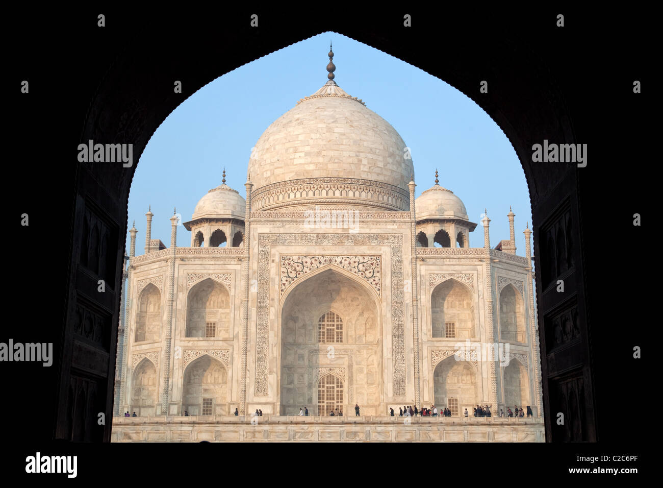 Through an arc hi-res stock photography and images - Alamy