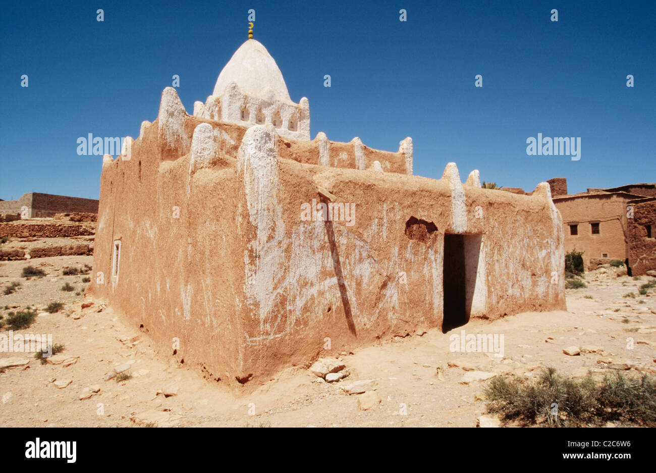Morocco adobe roof hi-res stock photography and images - Alamy