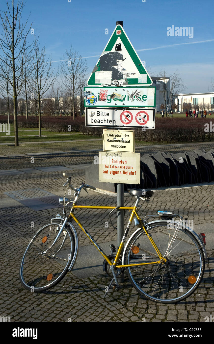Bicycle awareness hi-res stock photography and images - Alamy