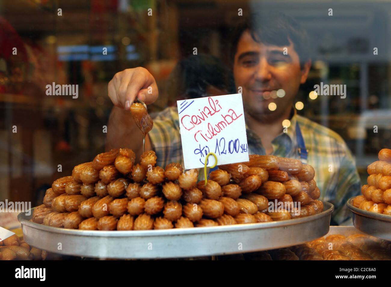 Tuerkei- Istanbul, 2008-09-28, candy man Stock Photo - Alamy