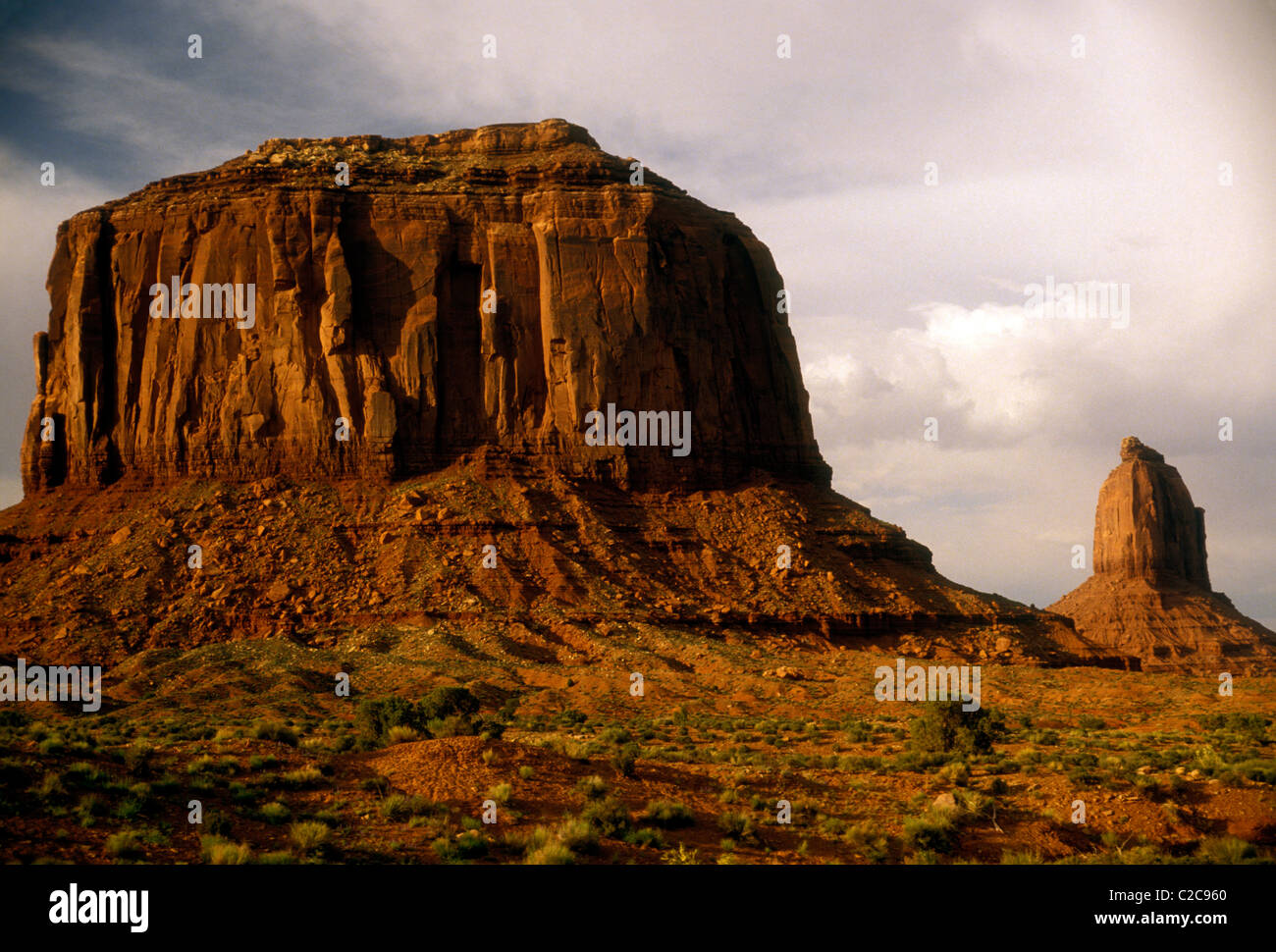 Merrick Butte, left, East Mitten Butte, right, Monument Valley Navajo ...