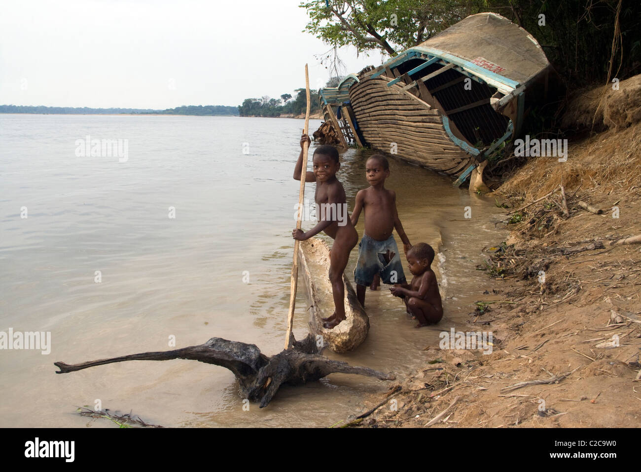 Dugout canoe ,Betou ,Ubangi River ,Republic of Congo Stock Photo - Alamy