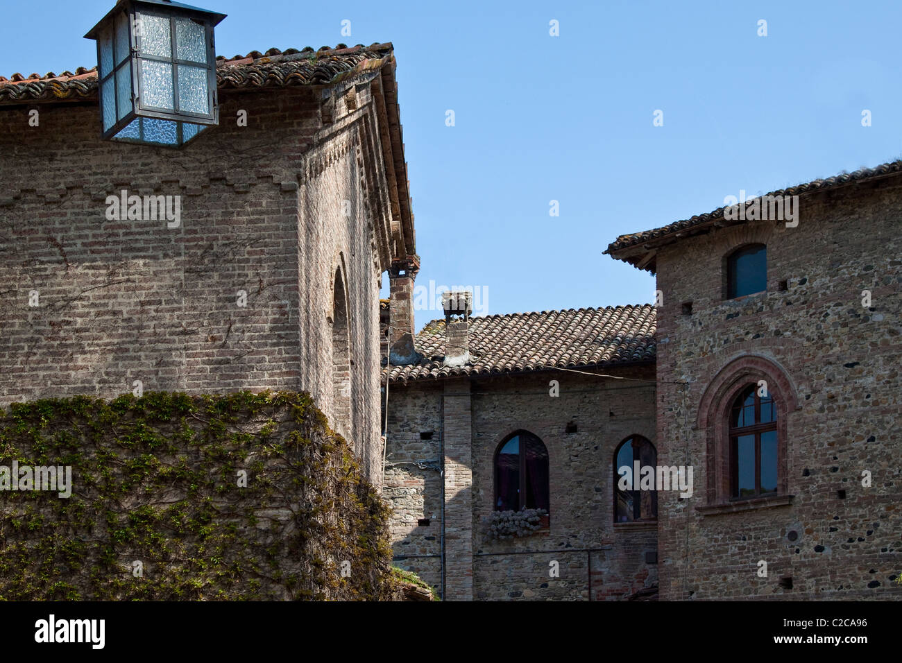 Medieval village rural stone hi-res stock photography and images - Alamy