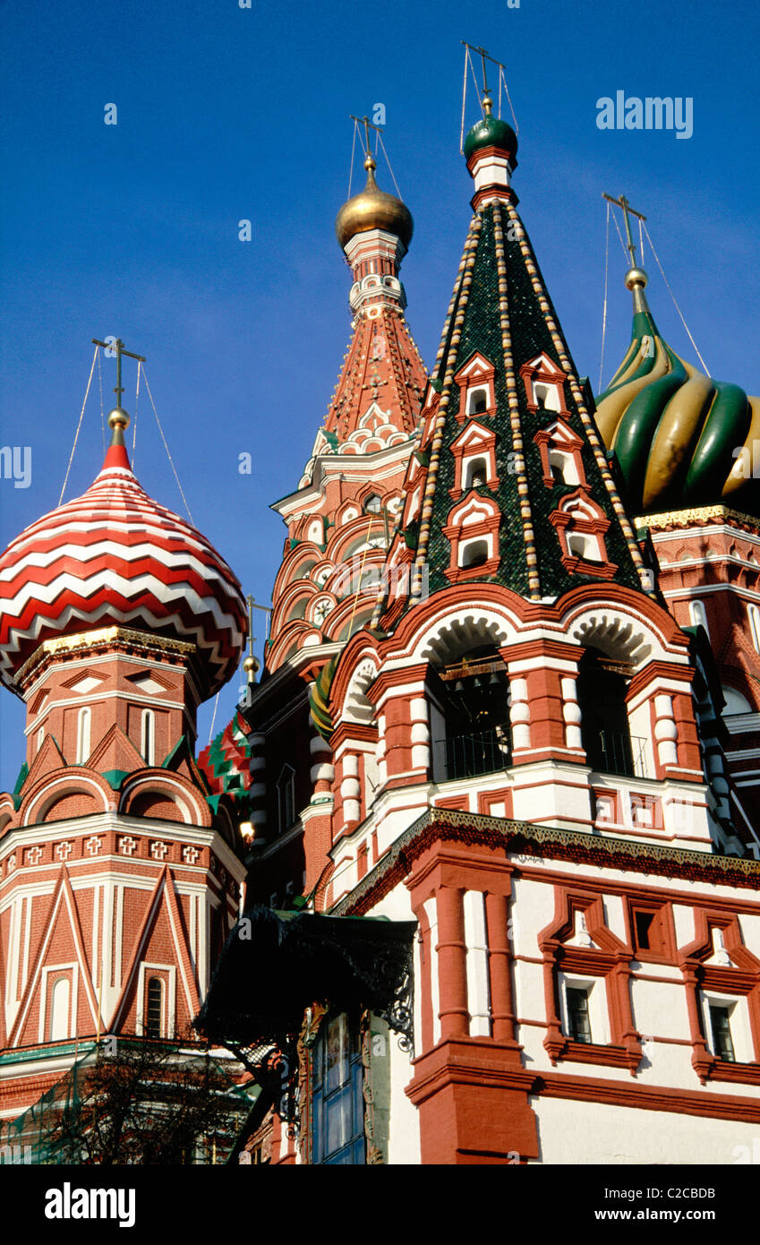 Domes of the pokrovsky cathedral hi-res stock photography and images ...