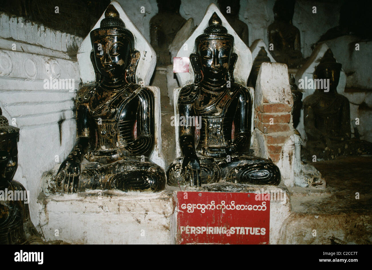 Perspiring Buddha statues, Pindaya Caves, Pindaya town, Lake Inle, Shan ...