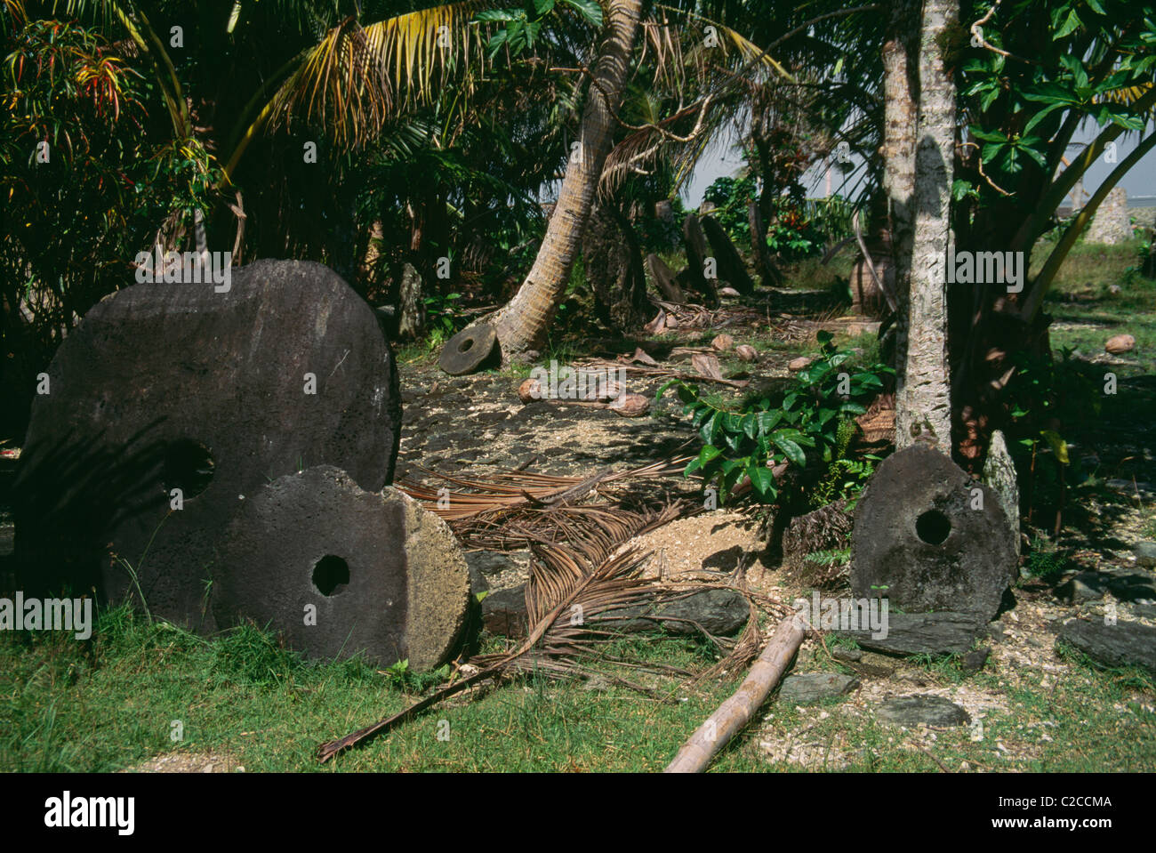 Rai stone stone money hi-res stock photography and images - Alamy