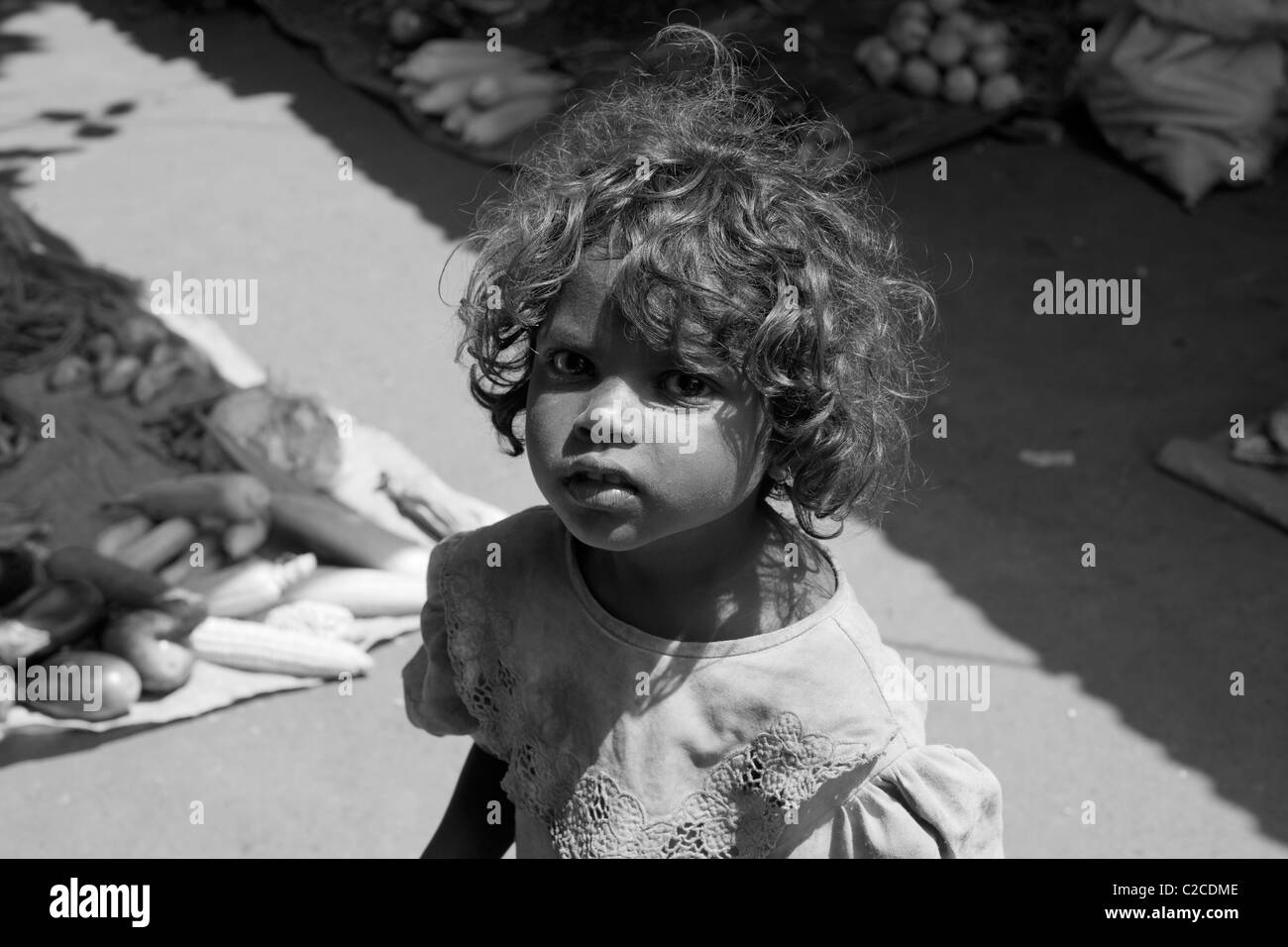 Indian girl beggar hi-res stock photography and images - Alamy
