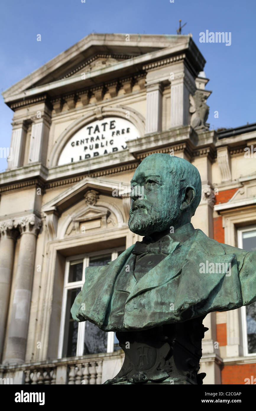 UK. BUST OF SIR HENRY TATE, FOUNDER OF THE TATE LIBRARY IN BRIXTON ...