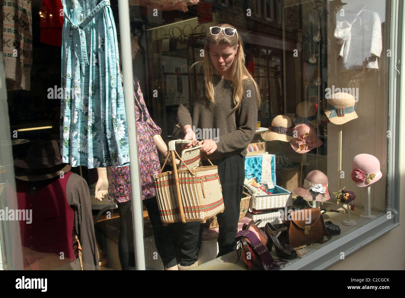 UK. WOMAN SHOPPING IN THE MARKET TOWN OF FROME IN SOMERSET Stock Photo ...