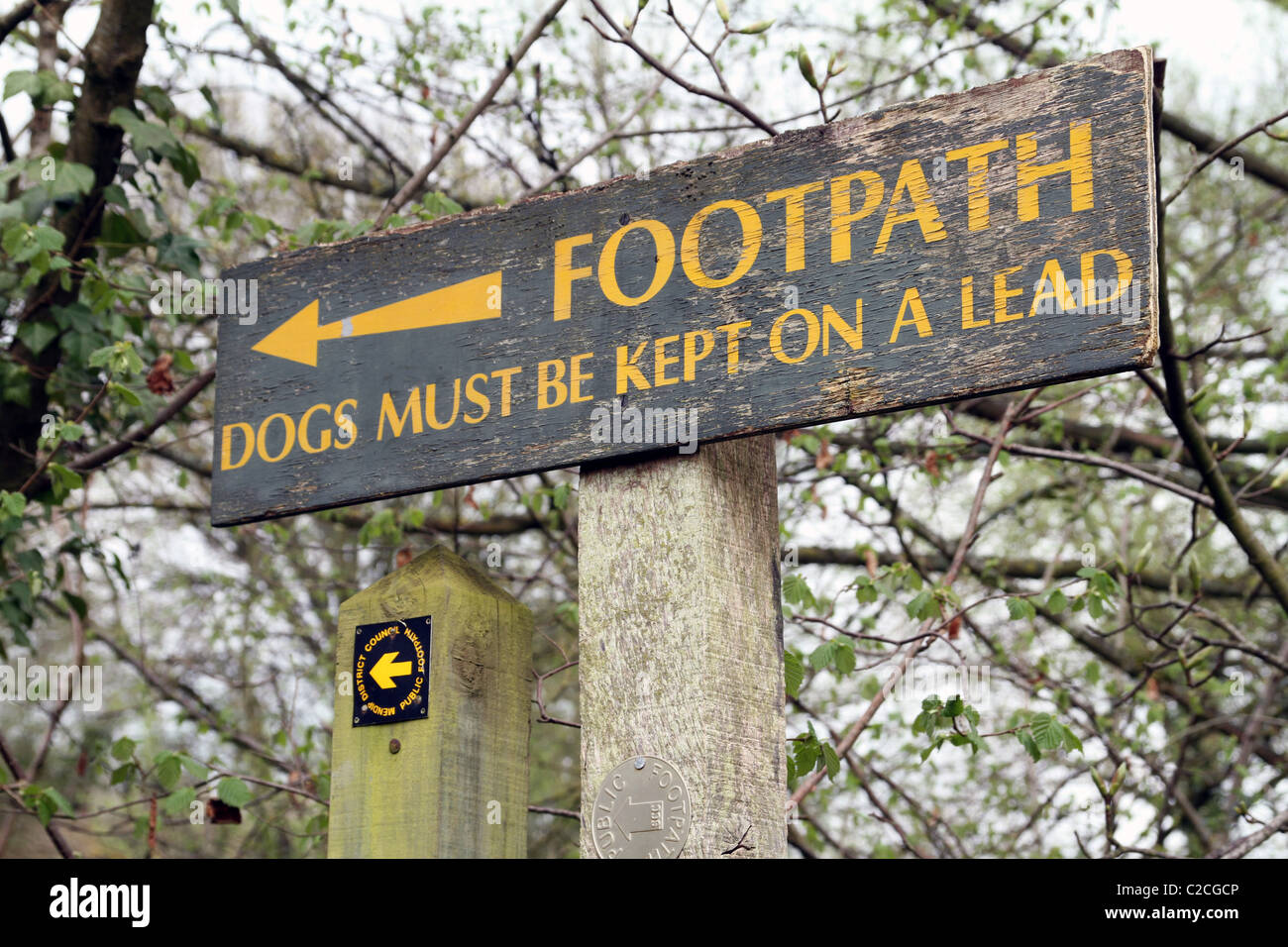 England footpath hi-res stock photography and images - Alamy