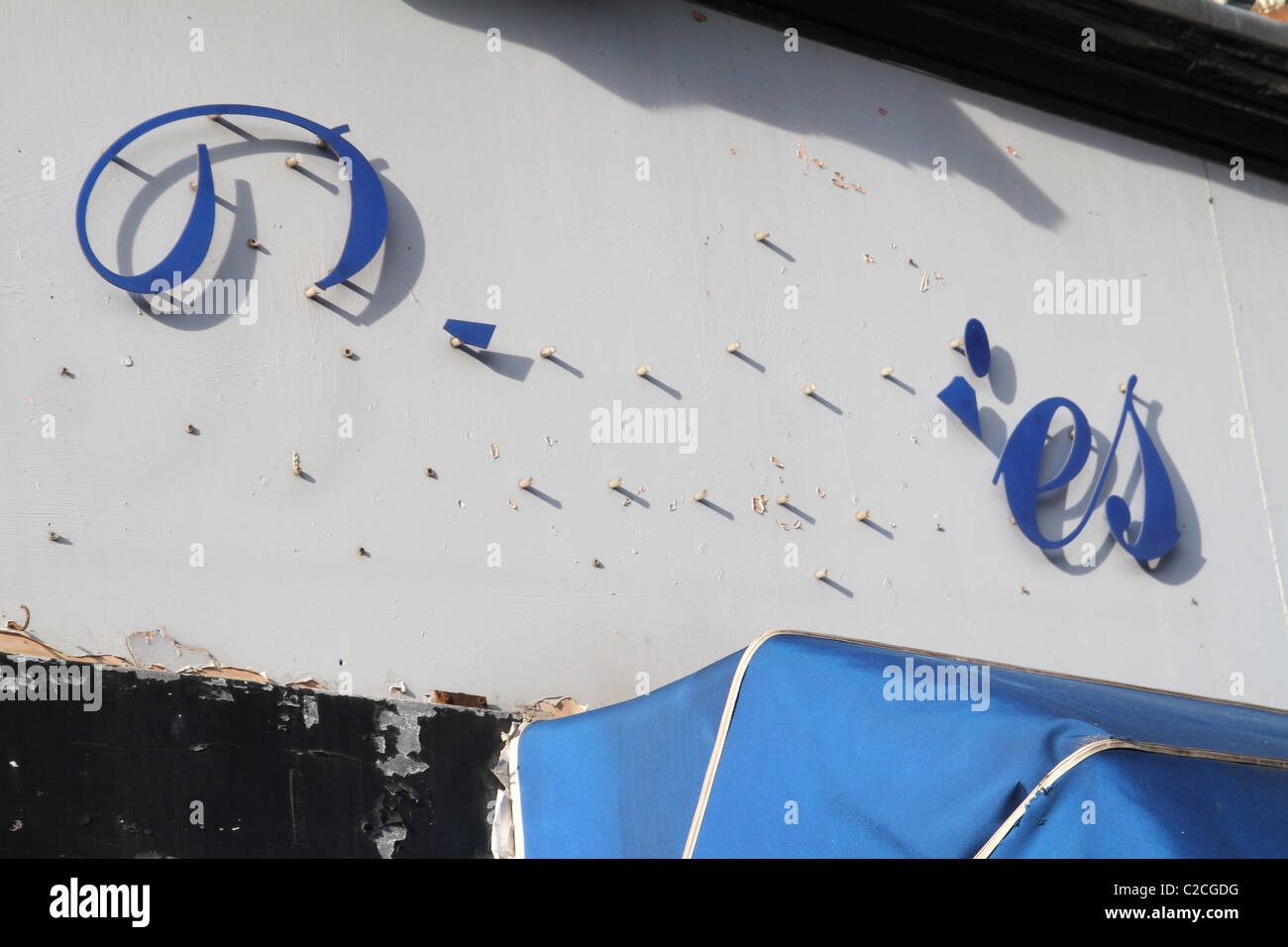 UK. CLOSED DOWN SHOPS AND BROKEN SIGNS DUE TO RECESSION. LONDON Stock ...