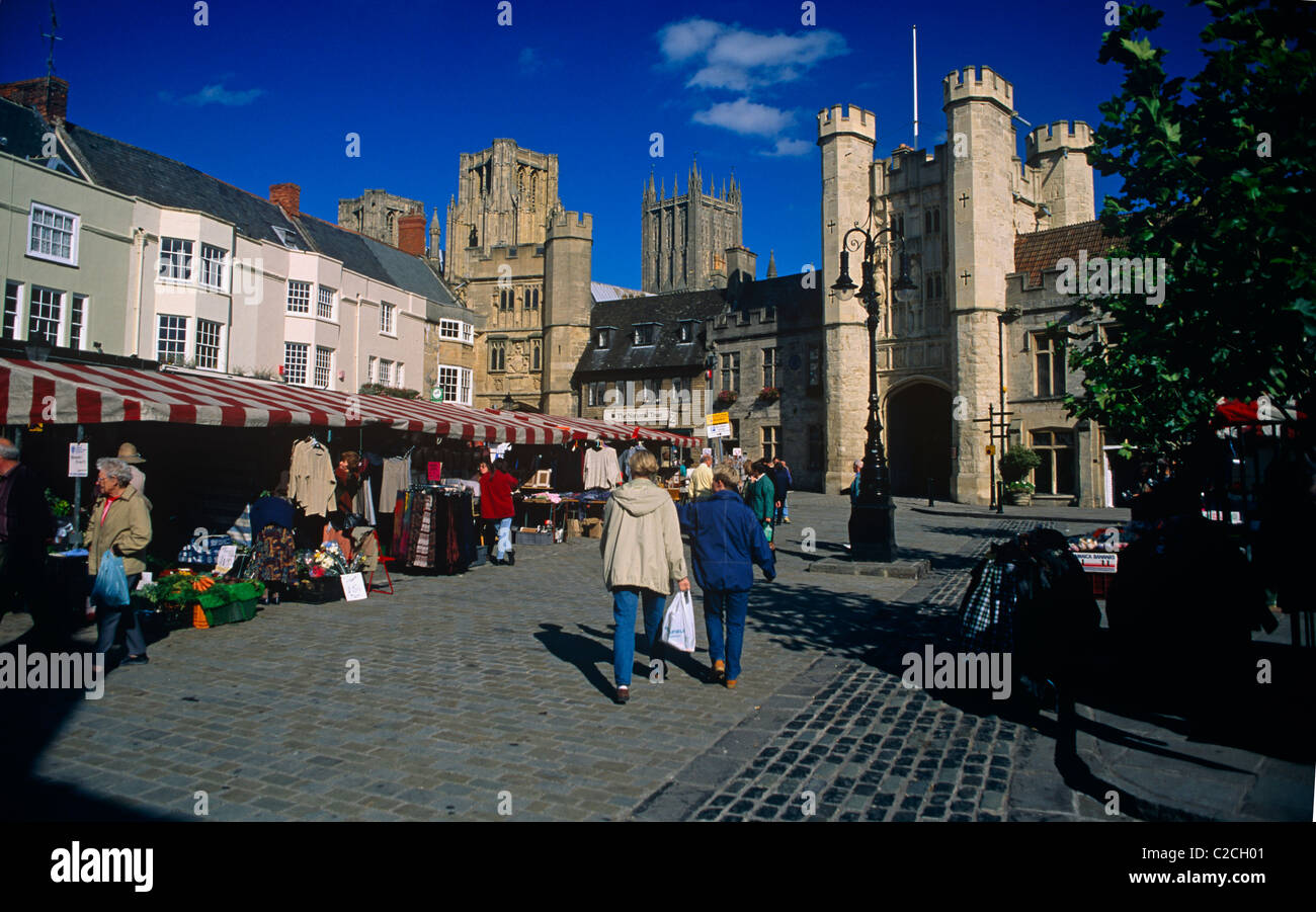 Wells england somerset market square hi-res stock photography and ...