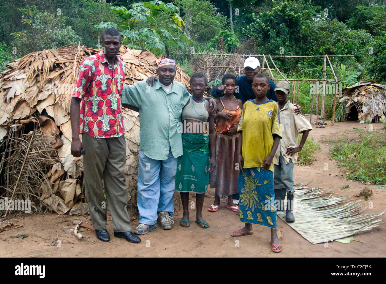 Pygmies in forest republic congo hi-res stock photography and images ...