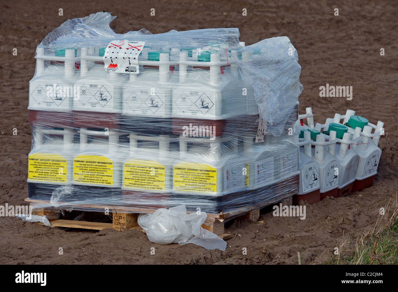 Farming with chemicals hi-res stock photography and images - Alamy