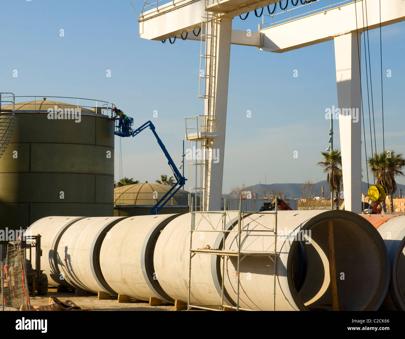 Pipe rack hi-res stock photography and images - Alamy