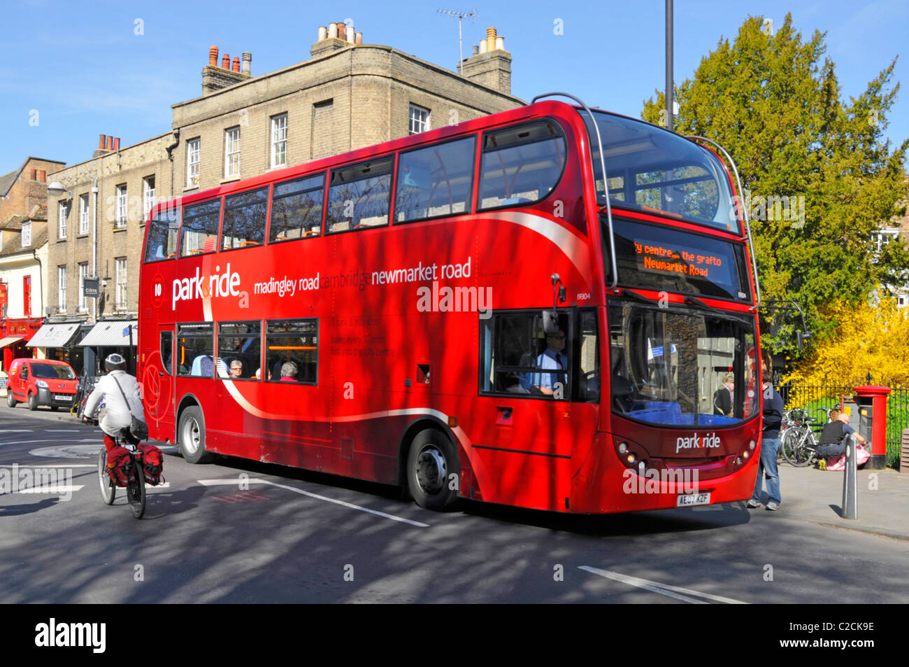 Red park ride bus hi-res stock photography and images - Alamy