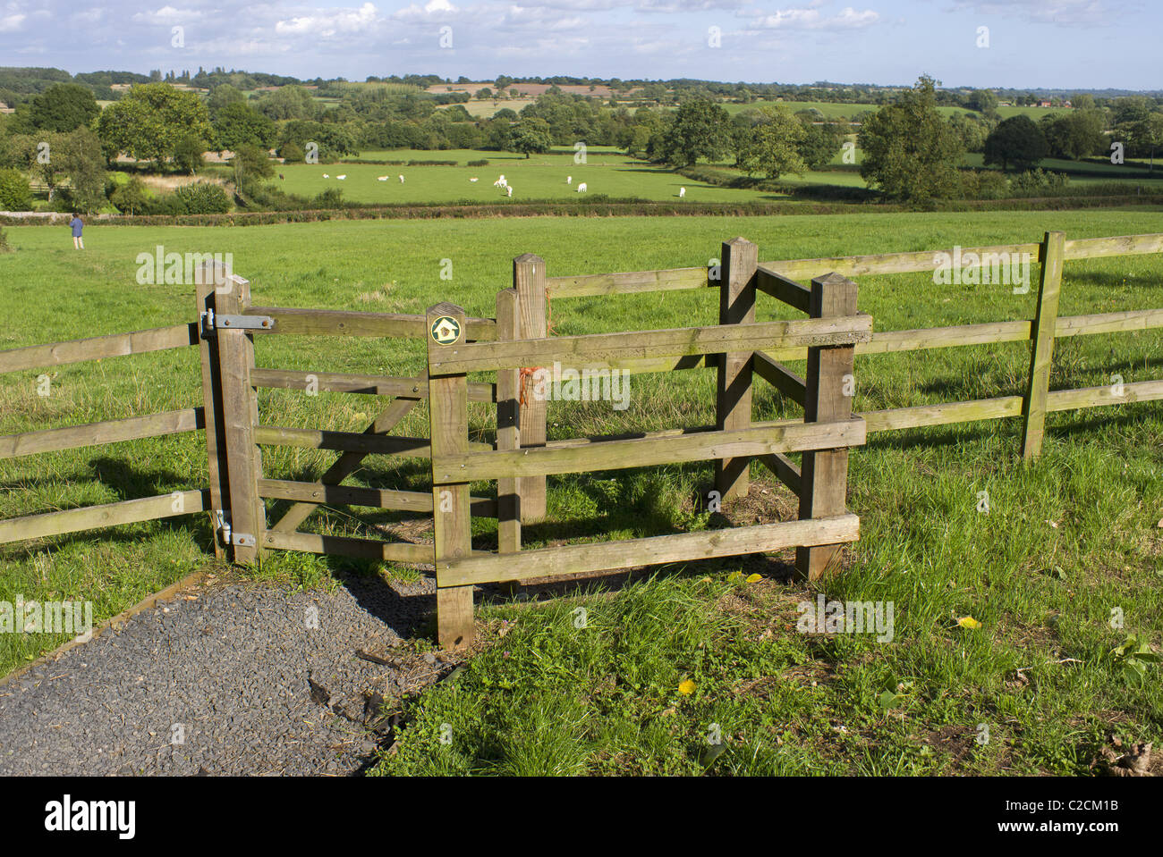 stile fence gate footpath path warwickshire millenium way heart of ...
