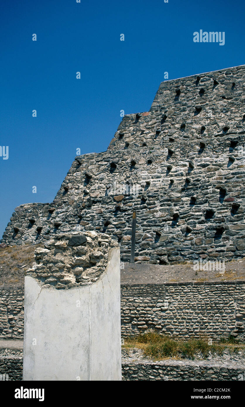 Mexico ruin pillar hi-res stock photography and images - Alamy