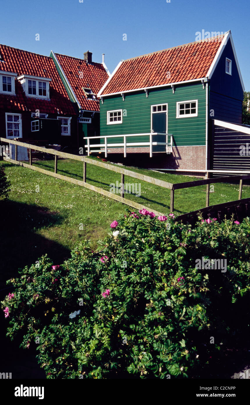 Traditional dutch green painted house hi-res stock photography and ...