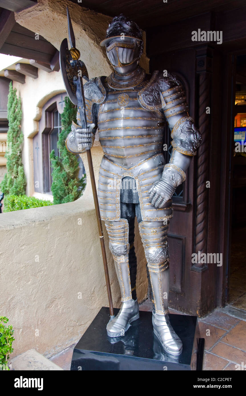 Knight armor hi-res stock photography and images - Alamy