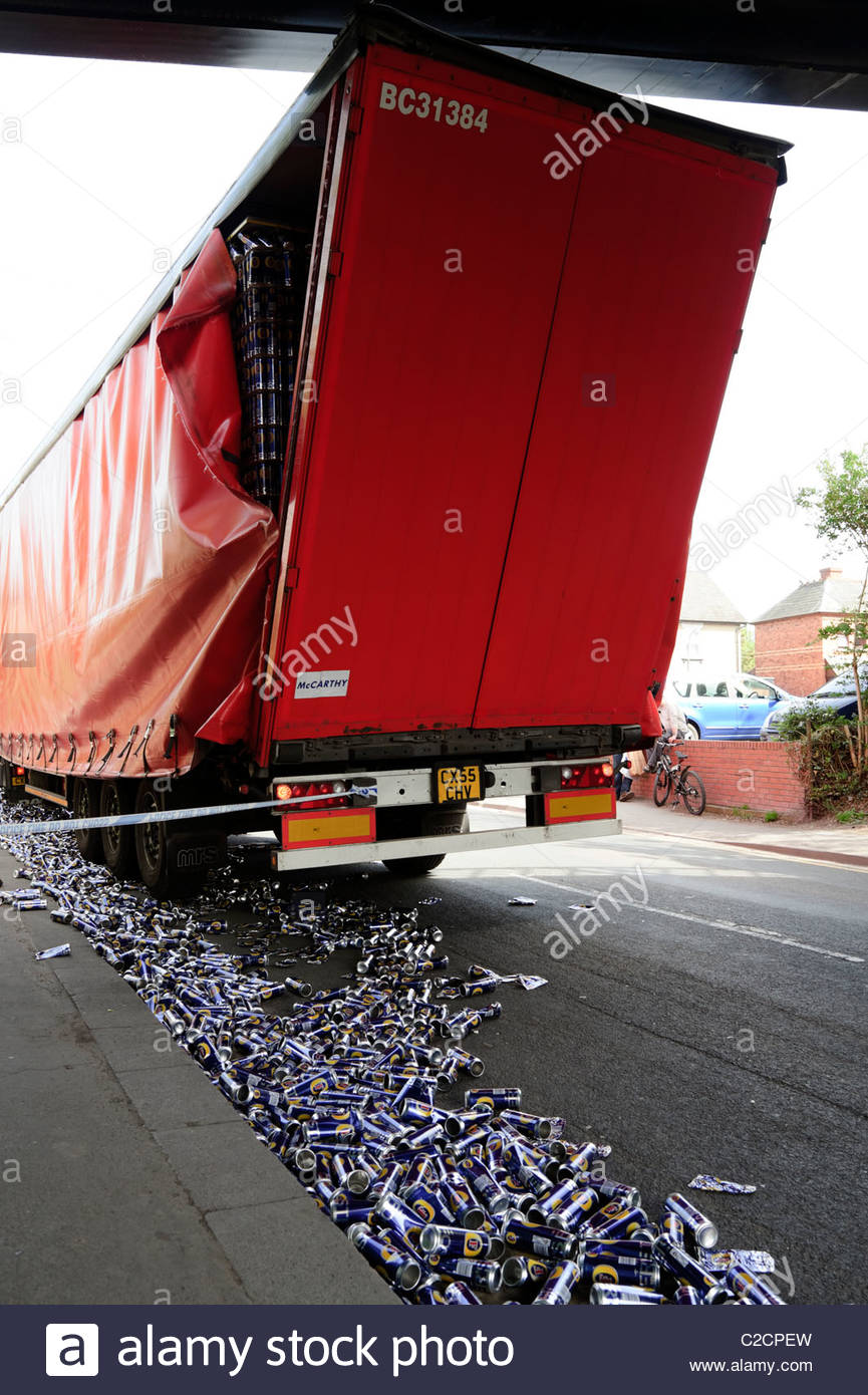 Truck Accident Load Stock Photos & Truck Accident Load Stock Images - Alamy