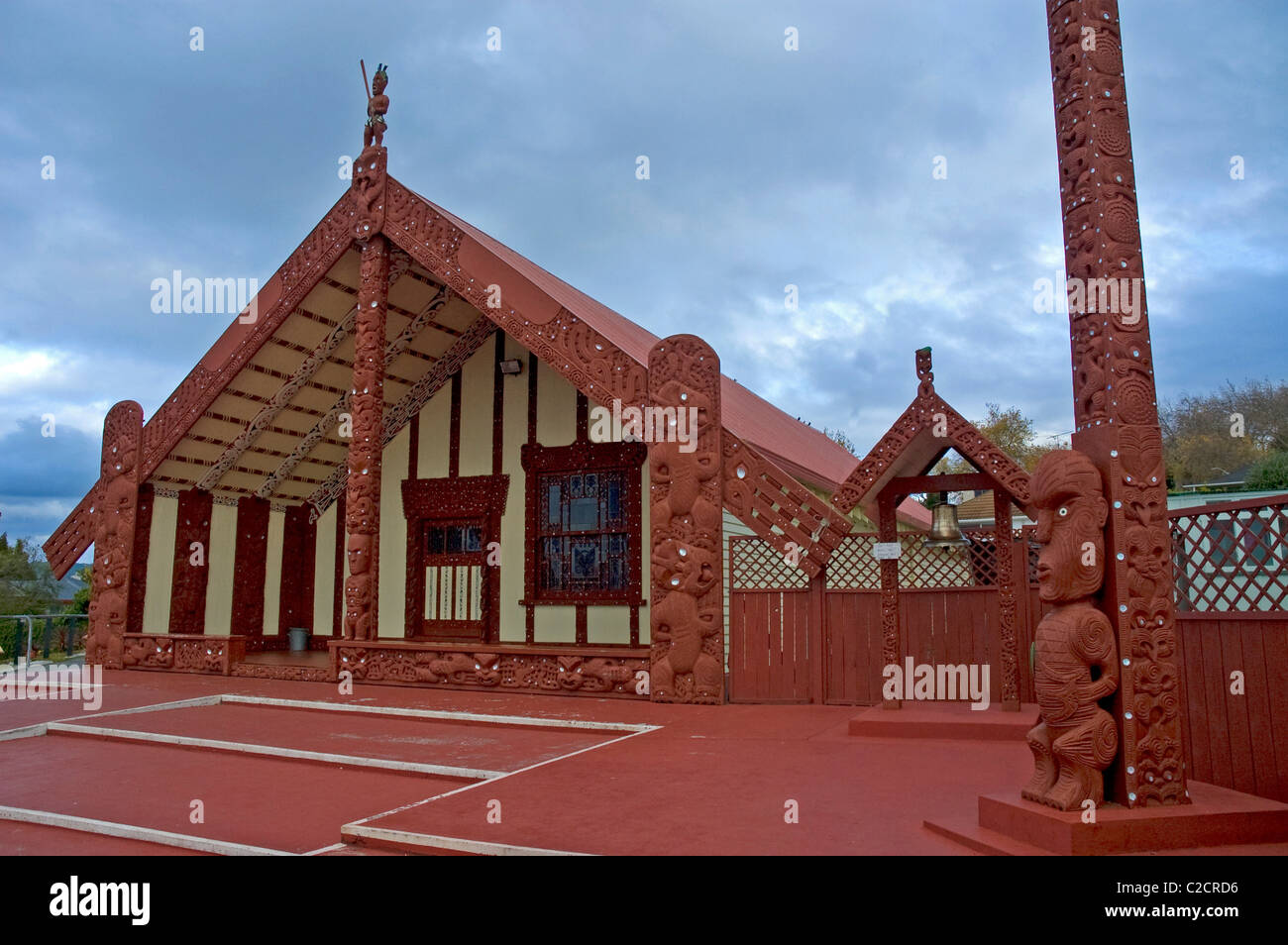 Whare whakairo hi-res stock photography and images - Alamy