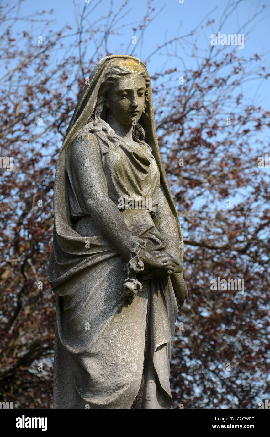 Victorian statue woman cemetery hi-res stock photography and images - Alamy