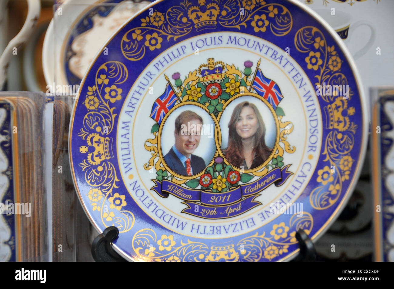 William Kate Middleton Royal Wedding souvenirs mugs plates patriotic ...