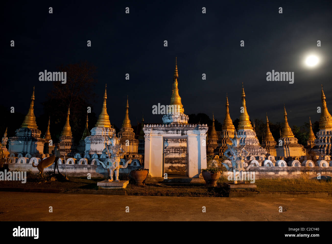Wat Chedi Sao it literally mean is "the Temple of Twenty Chedis". One ...
