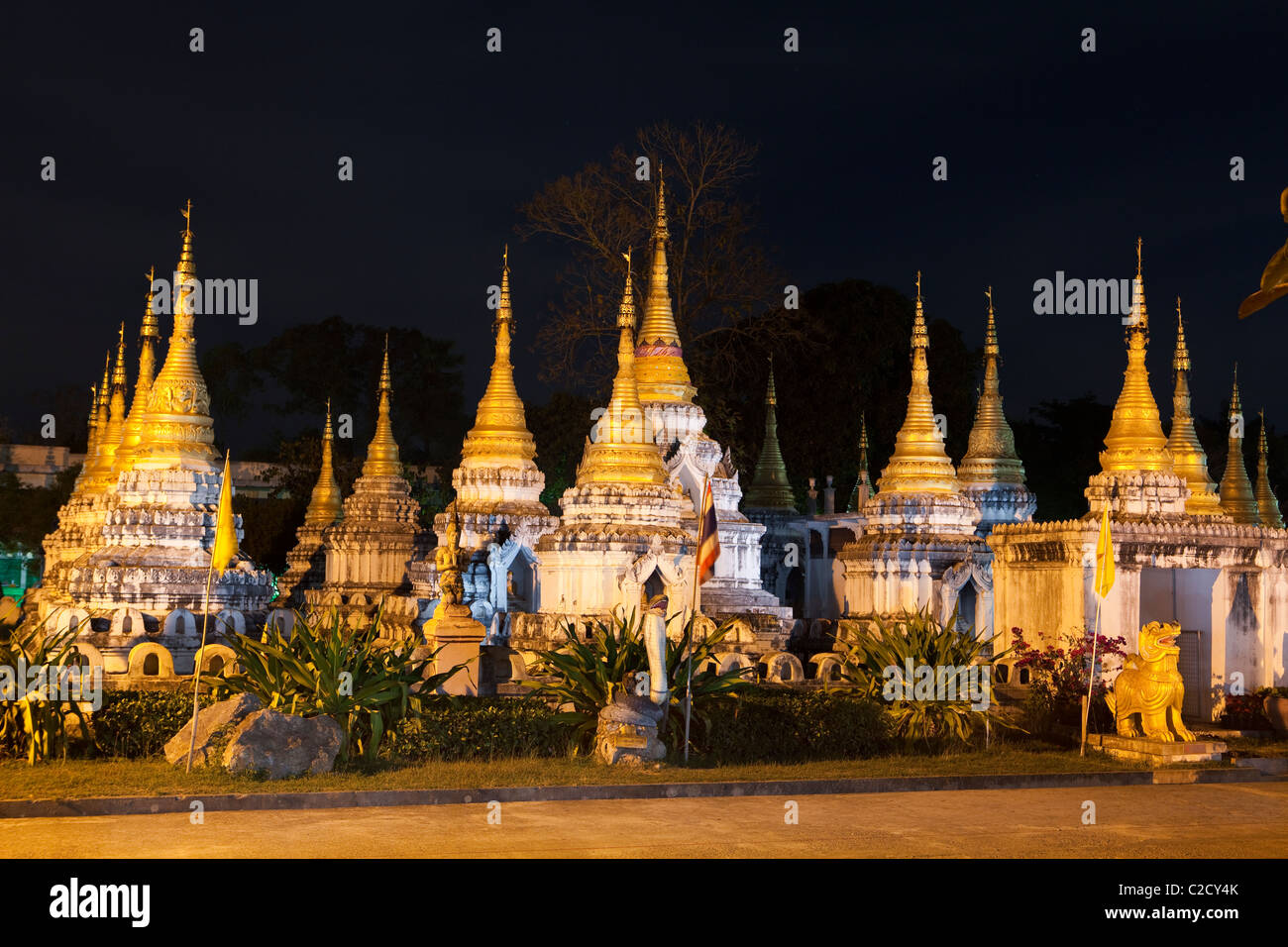 Wat Chedi Sao it literally mean is "the Temple of Twenty Chedis". One ...