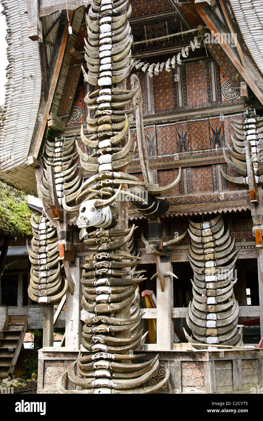 Toraja wood carving hi-res stock photography and images - Alamy