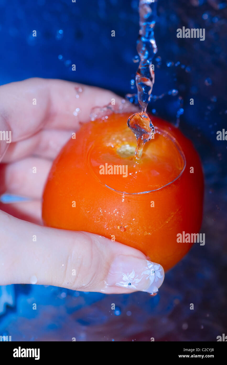 Tomatoes under water hi-res stock photography and images - Alamy