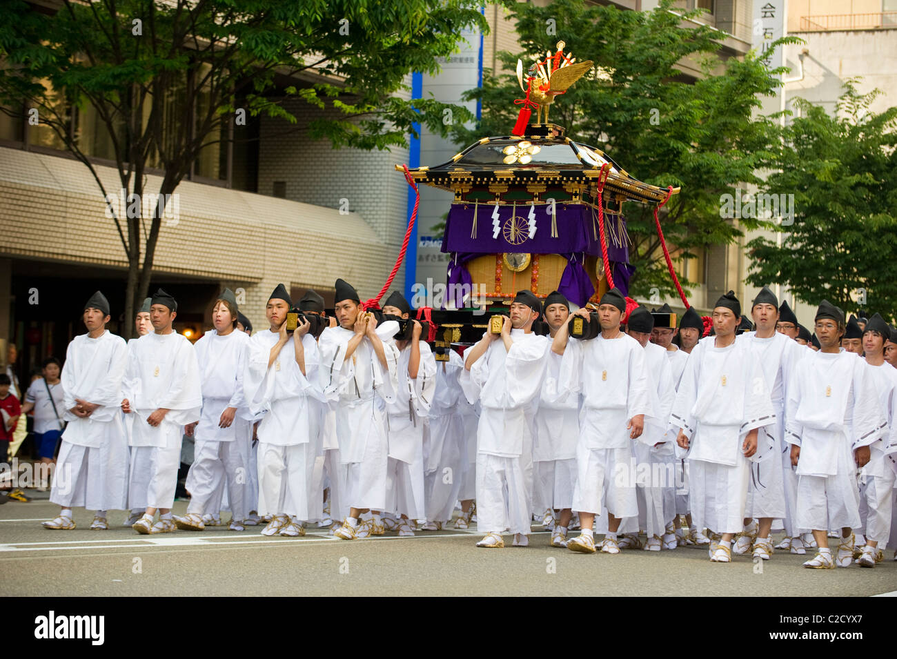 Hyakuman-goku Parade at Kanazawa, Japan's June Hyakumangoku Matsuri ...