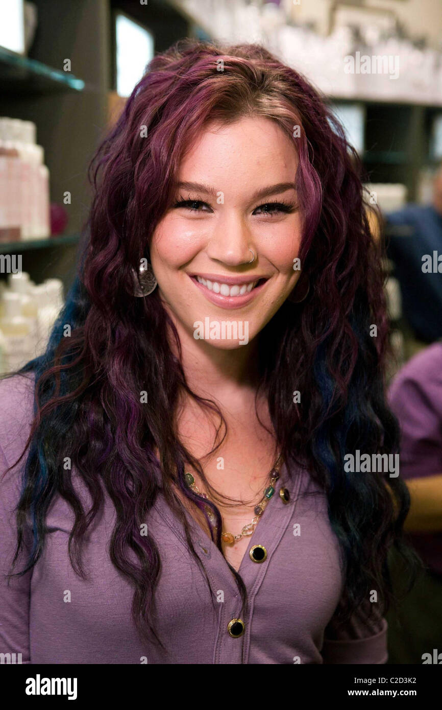 Joss Stone Ode to Rock and Roll grand opening of the new Kiehl's store ...
