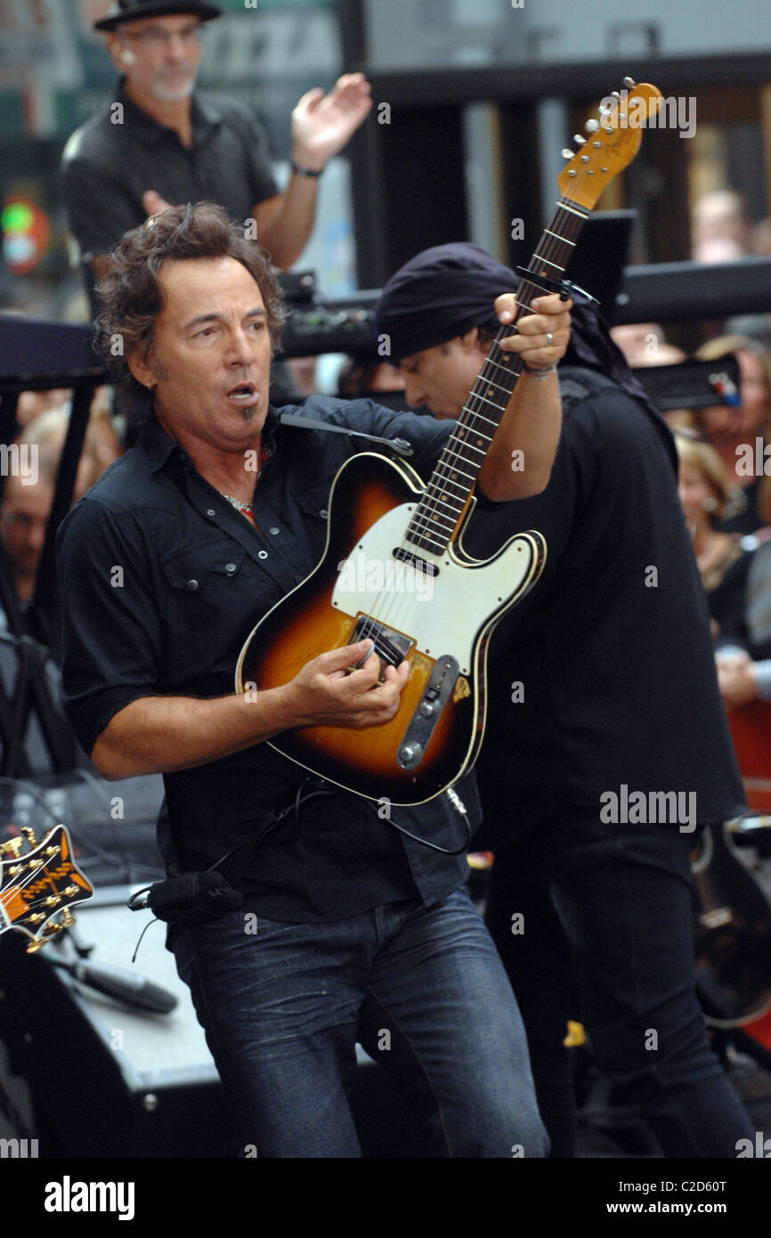 Bruce Springsteen Bruce Springsteen and the E Street Band performing on ...