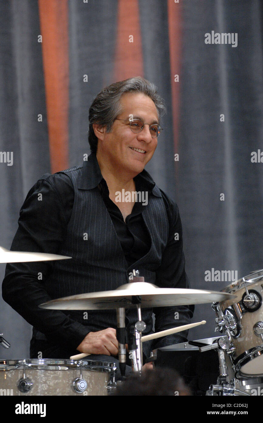Max Weinberg Bruce Springsteen and the E Street Band performing on NBC ...
