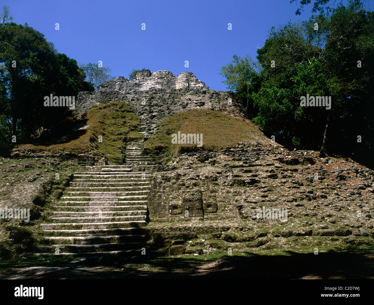Lamanai structure hi-res stock photography and images - Alamy
