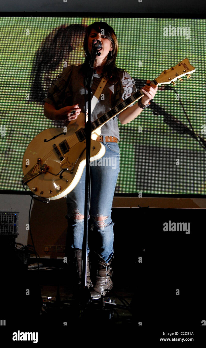 KT Tunstall performs and signs copies of her new CD 'Drastic Fantastic ...