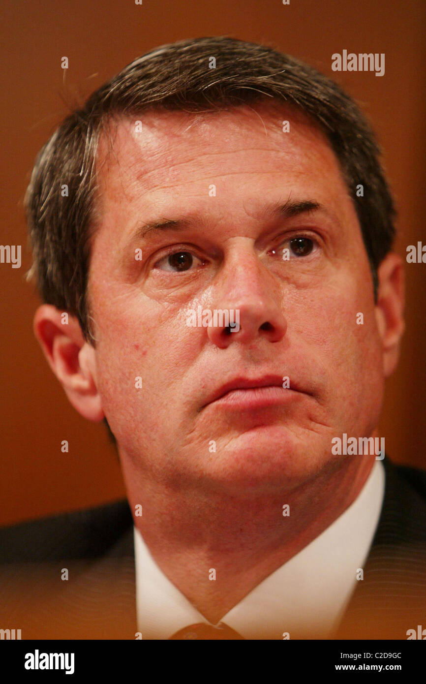 Sen. David Vitter General David Petraeus and Ambassador Ryan Crocker ...