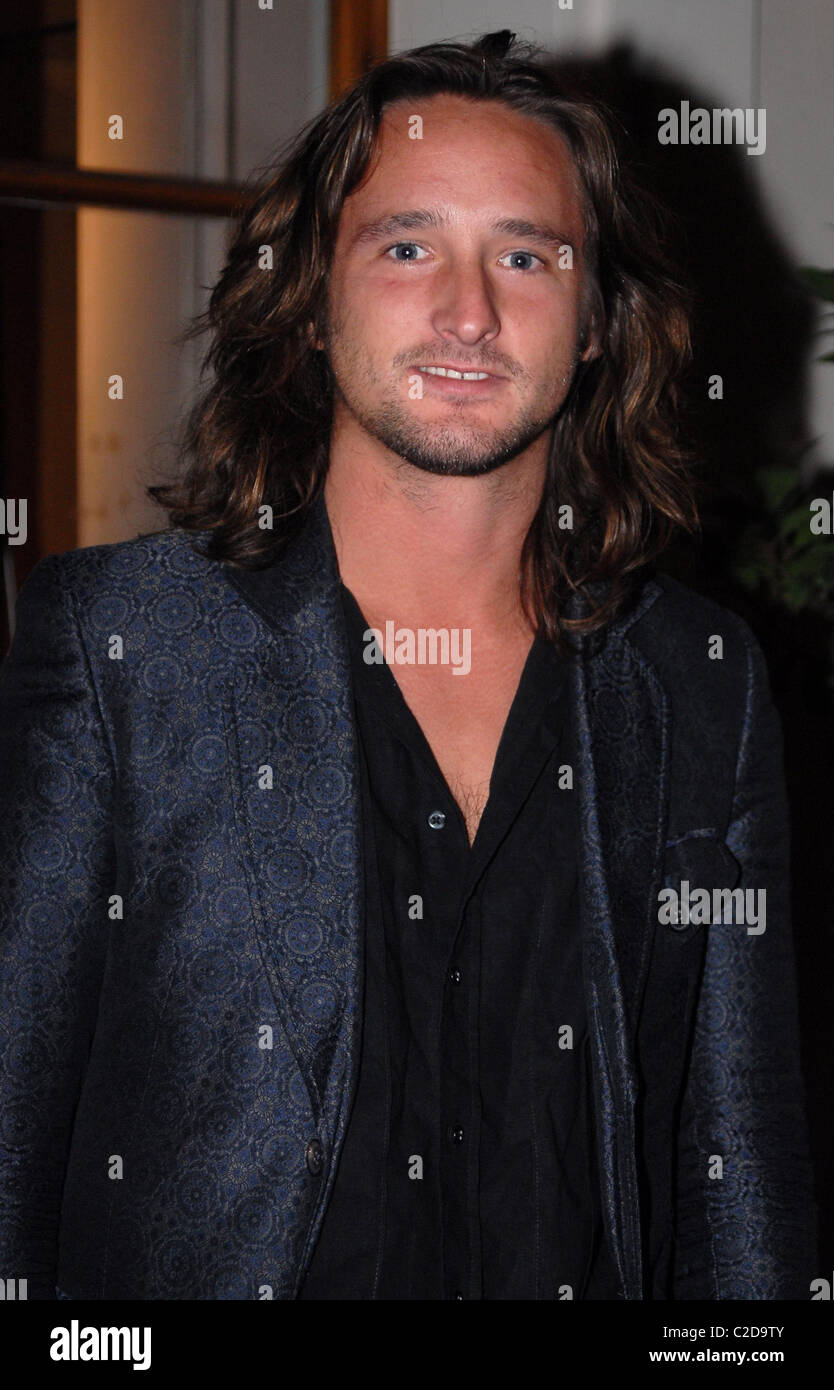 Ben dover hi-res stock photography and images - Alamy