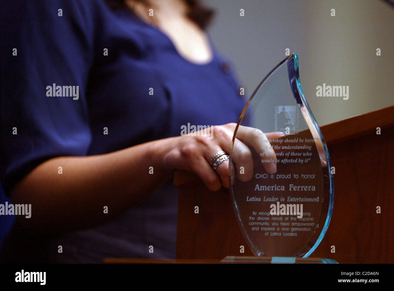 Ugly Betty ' actress America Ferrera accepts a Latina Leader award ...