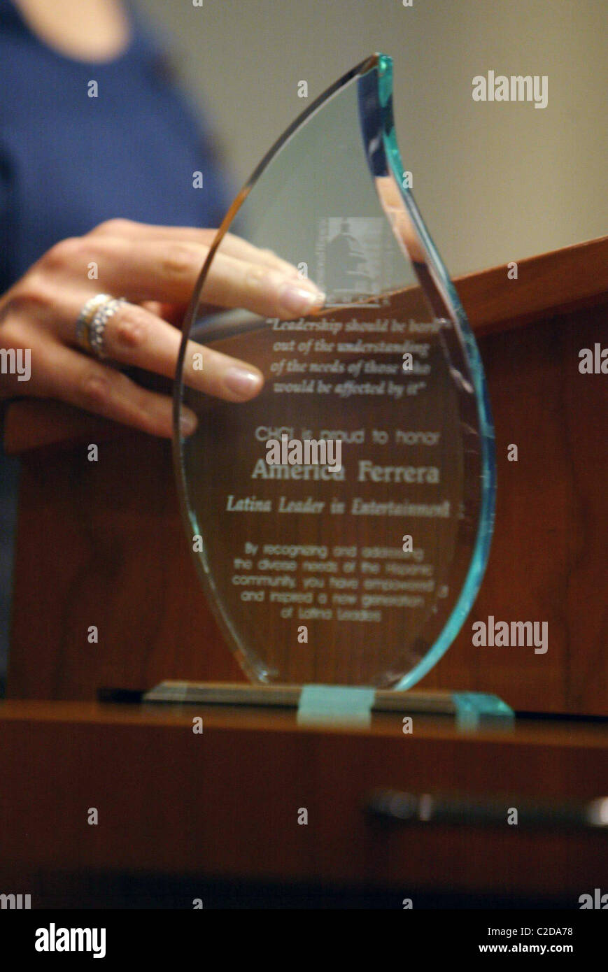 Ugly Betty ' actress America Ferrera accepts a Latina Leader award ...