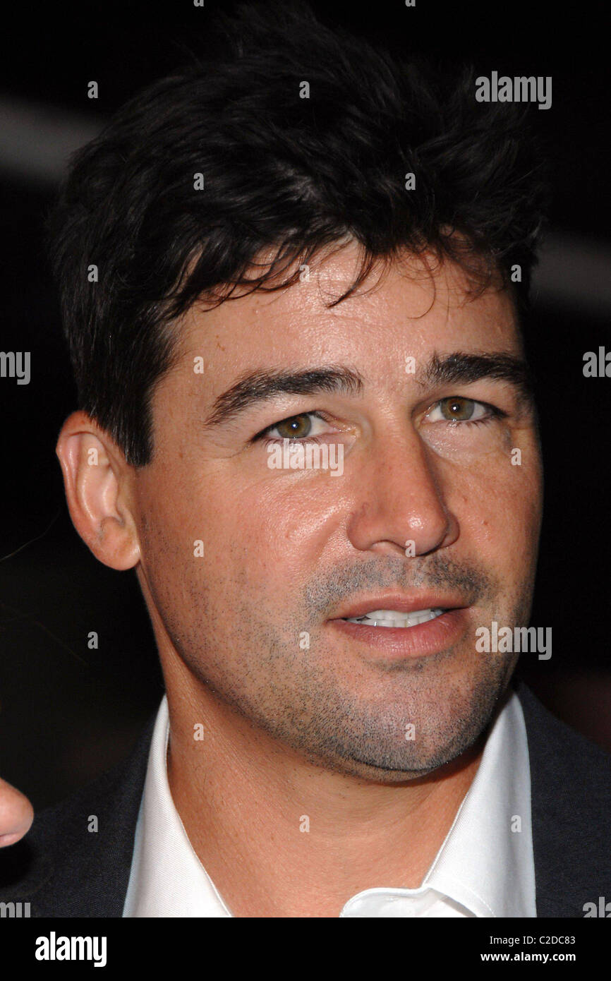 Kyle Chandler New York premiere of 'Lars and The Real Girl' held at ...